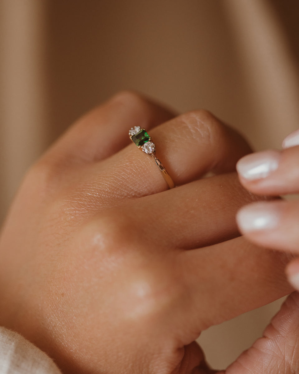 Edith Vintage 18ct Gold Green Spinel & Diamond Trilogy Ring | Rock n Rose